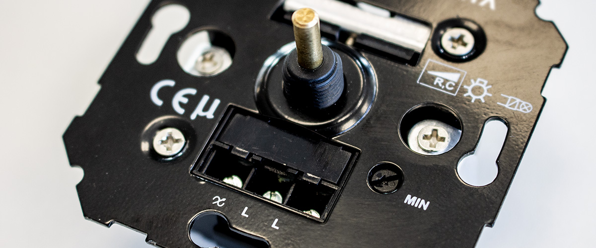 LED-Dimmer 230V für Ihre LED-Lampen bestellen | LEDdirect